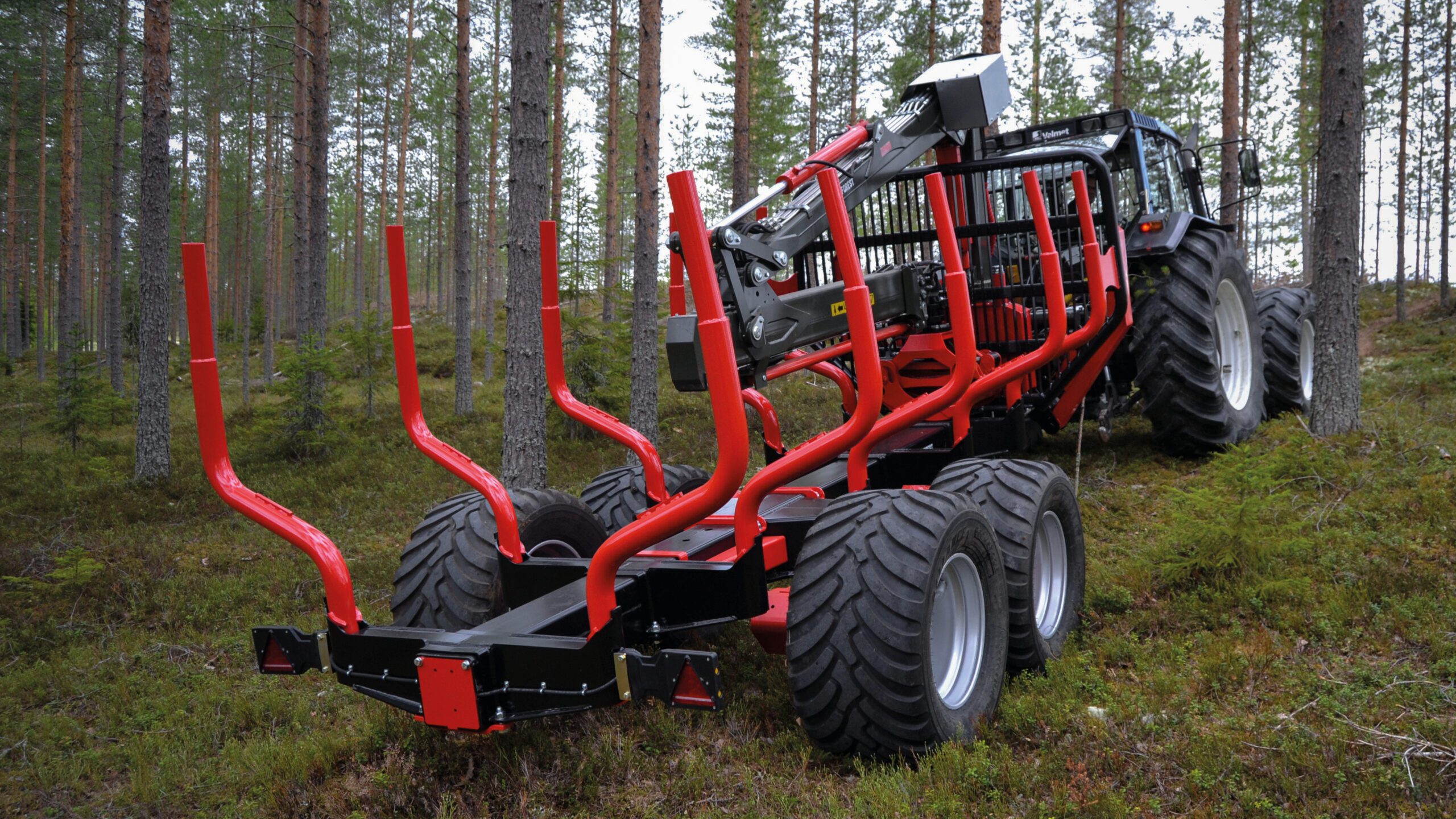 Uusi edustus - Farmi Forest metsäperävaunut - Contrans Oy